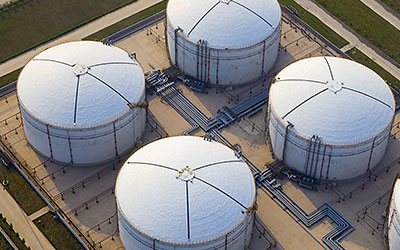 H2S decontamination of a sour naptha tank